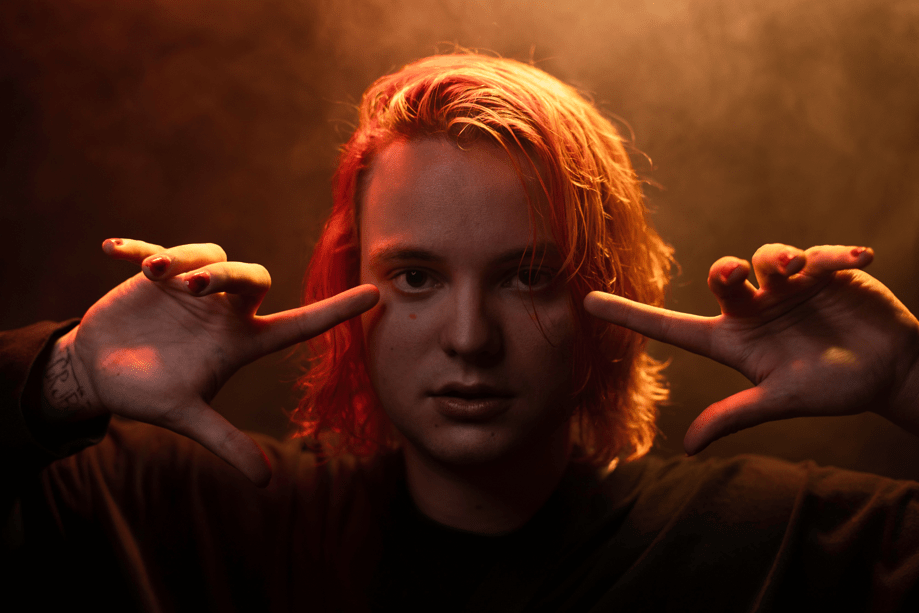 Vaines Shares New Single & Video, "She's Not You" | Entertainment Rocks