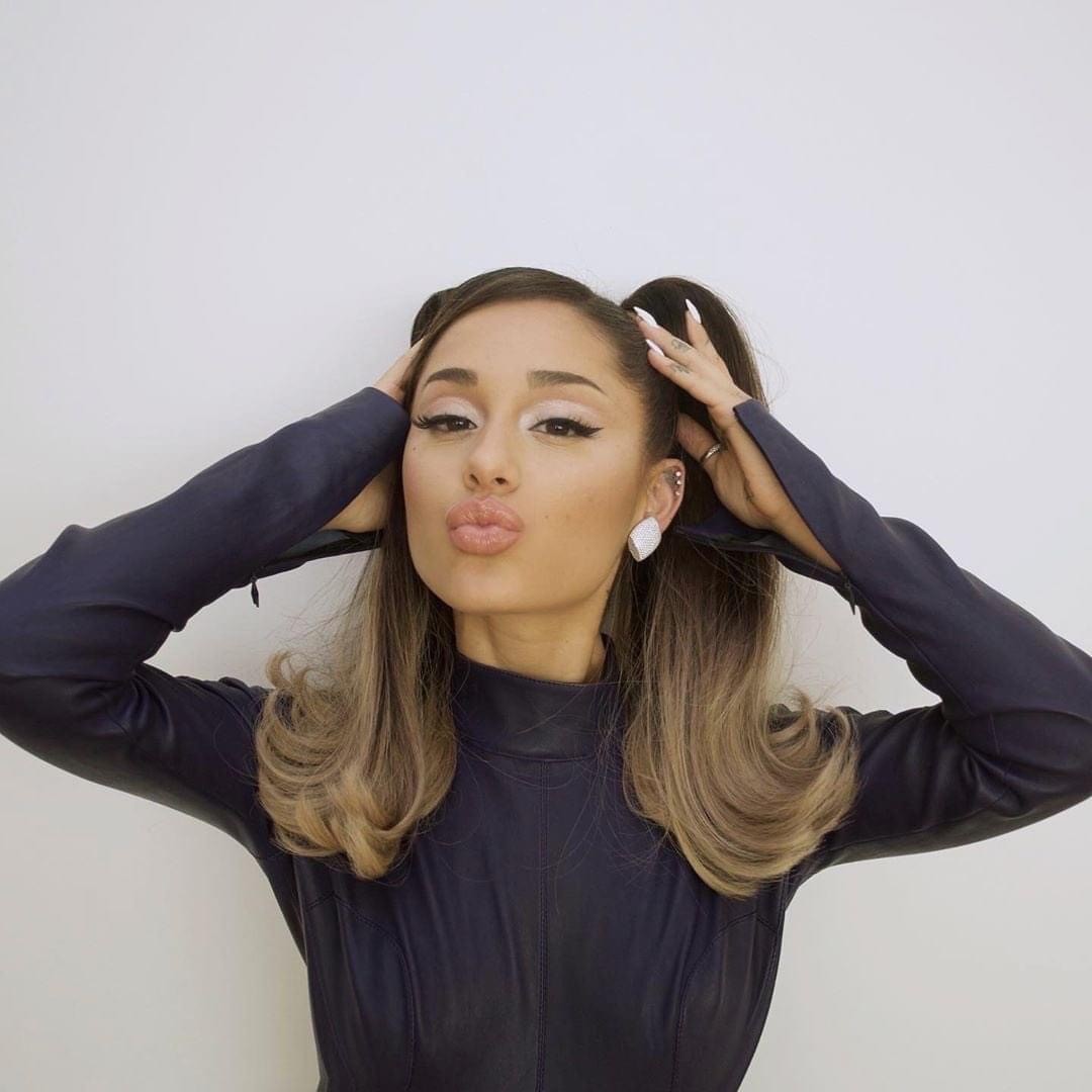 Madame Tussauds Hollywood Unveils Ariana Grande Wax Figure ...