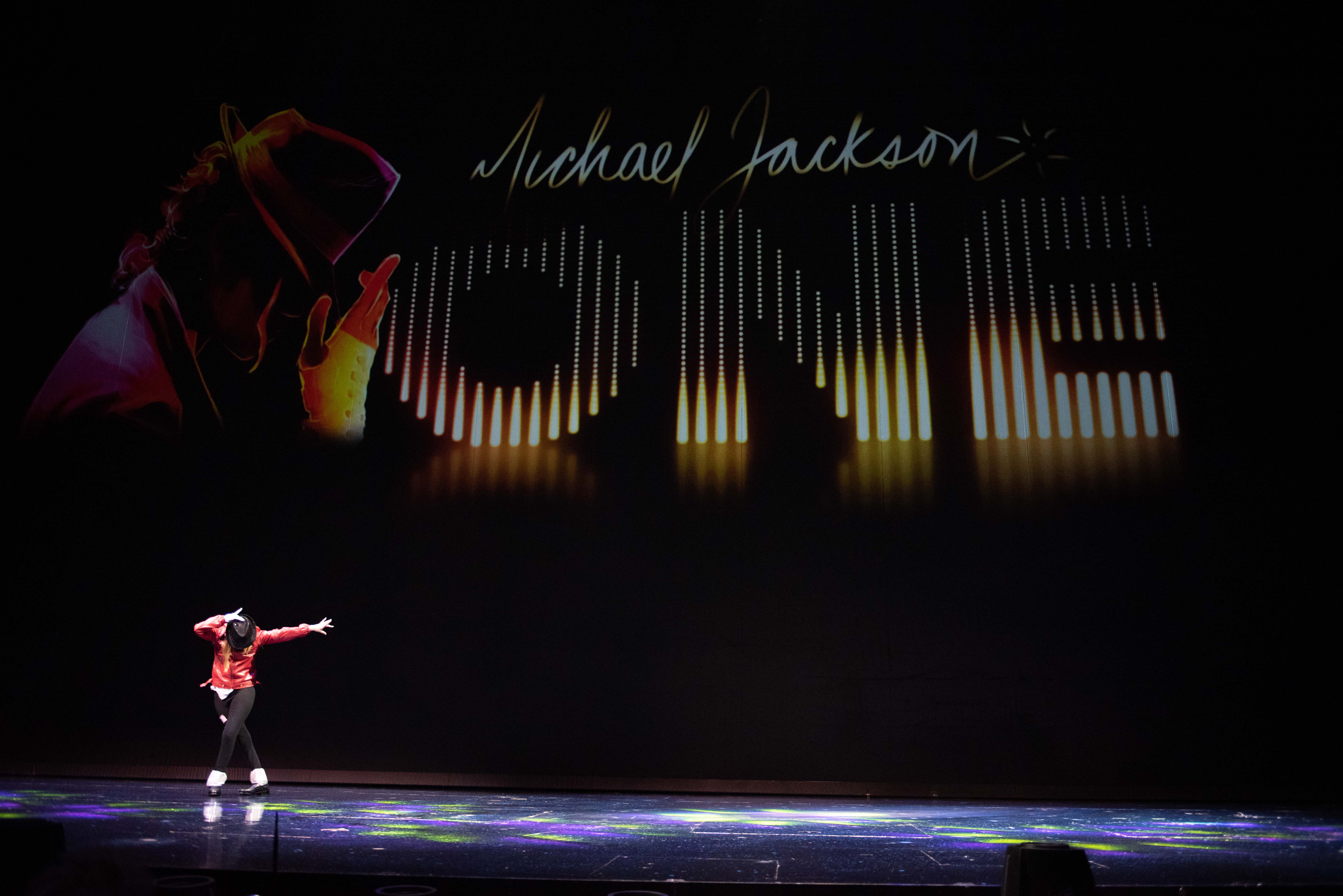 Michael Jackson ONE by Cirque du Soleil Celebrates the King of Pop's ...