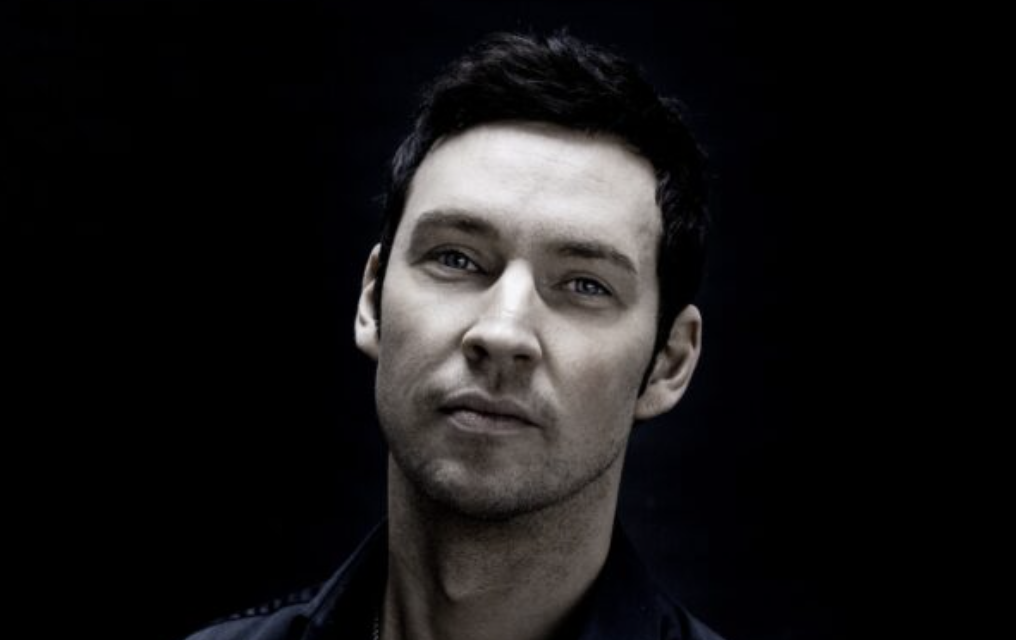 Award-Winning Illusionist Alexx Alexxander to Make the Hollywood Sign ...