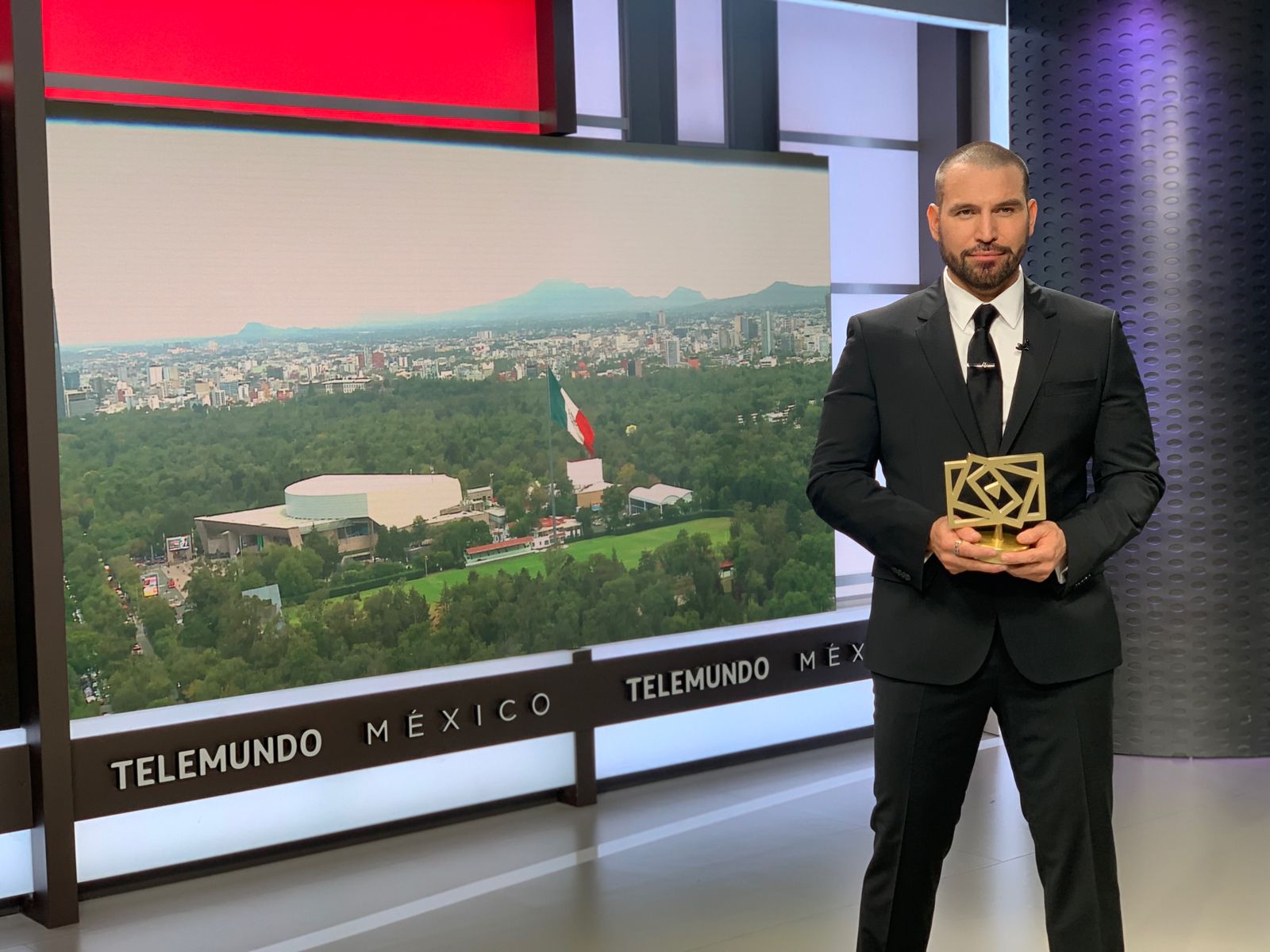 Rafael Amaya is Honored with the "LIFETIME ACHIEVEMENT IN FICTION AWARD ...